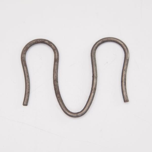 ランブレッタGPタイプのブレーキシューポストに使えるクリップです。あまり交換しない部分かもしれませんが、レストア時、シュー交換時には意外と気になる部分だったりします。フロントリア共通部品です。生地なので多少錆ありますが、使用上問題ない物です。