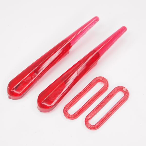 ランブレッタSuper Cataluxボディ用のテールレンズ用のテールレンズインサートです。gruppo PILOTI SPECIALIの(GPS)によるリプロ品です。曇りも少なく、透明度もあるテールボディ上部の飾りです。この手の物は今まで...