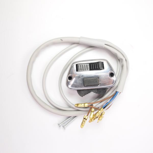 3型Li用のACスイッチです。クリック感も良く、使いやすいスイッチです。レストア車にもおススメですが、壊れやすい部品ですし、現状変なスイッチが付いている車両の交換用にもおススメです。casa Lambrettaブランドのスイッチです。この手...