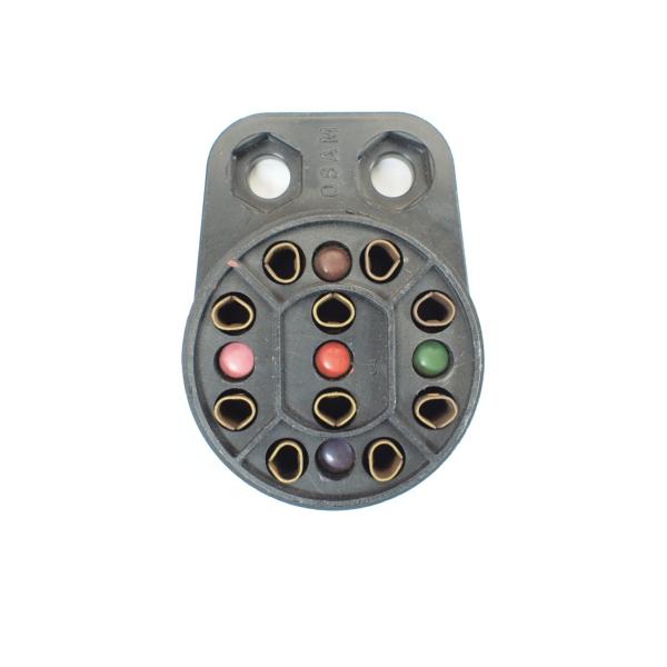 casa Lambretta製のLui/Vega/Cometaのラウンドジャンクションボックスタイプです。各色での導通となっており、他の色とはつながっていない仕様です。同じ形状に見えてもジャンクションボックスには種類がある場合もありますので...