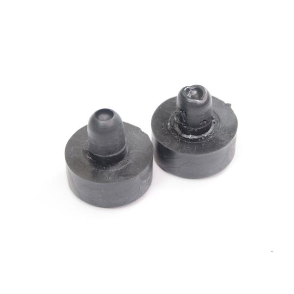 Lui系のシート裏のクッションゴム2個セットです。サイズ的にはDieffe等のベスパ用シートラバーバッファーも同じです。出る部分のサイズは、直径24mm、高さ12mm弱、突起部のサイズは直径10mm、高さ14mm程です。Lui系の車両は特に...