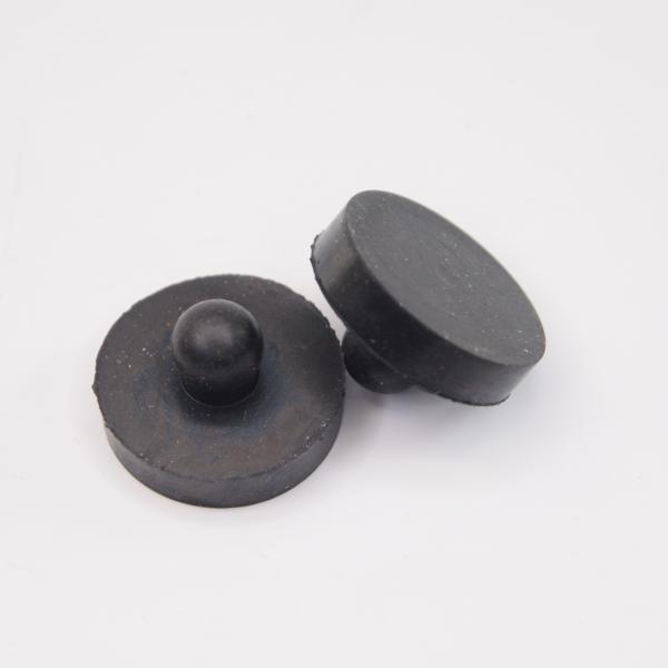 casa Lambretta製 1型、2型のインナーフェンダーバッファーです。インナーフェンダーとフォークの干渉ゴムです。D/LDにも使われている車両があるようです。入っていない車両も多いですが、フロント周りのリフレッシュ時に交換しておきた...