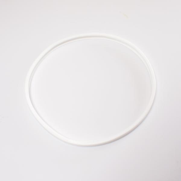 ランブレッタのヘッドライトガスケットです。レンズとリフレクターを挟むゴムです。1-3型のLi、1/2型のTV用ですのご注意ください。3型LI-SやSXタイプのライトには使用できません。のでご注意願います。 付いていない車両もたまに見かけます...