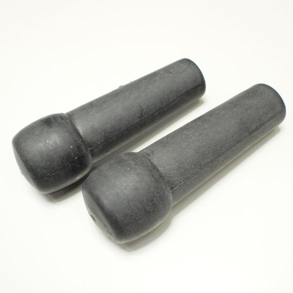 casa Lambrettaのセンタースタンドブーツです。VEGA、COMETA、J50用です。消耗品ですので予備にもおすすめのパーツです。擦り減ってしまいブーツの役目をしていない車両も多い部分です。 日本でも大事にされていることが多い車両...