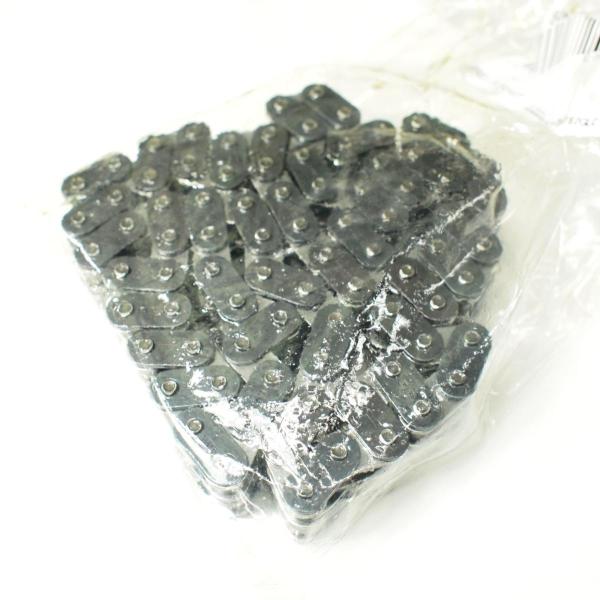 ランブレッタのスプロケをつなぐチェーンです。エンドレスタイプでサイズは83です(画像は82の物を使用しています）IWISのこのチェーンは工業系のチェーンの流用品ではないので品質も耐久性も良いです。83が対応する組み合わせは、20/46（Sh...