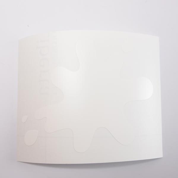 ランブレッタ GP/DLのインクスポットステッカーのリプロ品です。サイズは約96x75mm程です。ランブレッタだけではなく、ベスパPX等のレッグシールドや、車に貼っても似合うデザインです。画像の物には貼られていませんが、表面にはステッカーが...