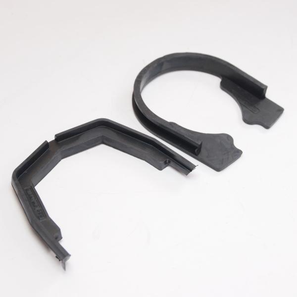 CASAランブレッタvega/cometa/luiのセンタートンネルラバーです。センターのカバーの前後の部分です。物も良いですし、あるべきものがついていないと見栄えも違ってきます。劣化で紛失してしまっている車両や、レストア中の方にもおすすめです。