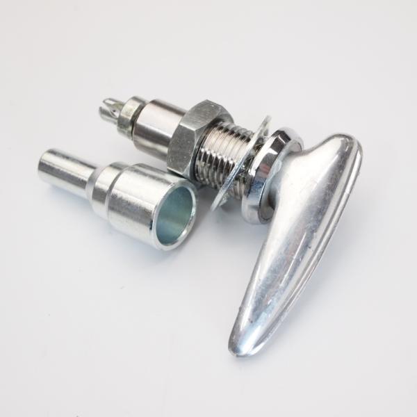 ランブレッタ1/2型のチョークレバーです。メカニズム的には後期タイプですが、1型にも使用可能です。組み合わせにもよるのですが、インランブレッタ1/2型のチョークレバーです。メカニズム的には後期タイプですが、1型にも使用可能です。組み合わせに...