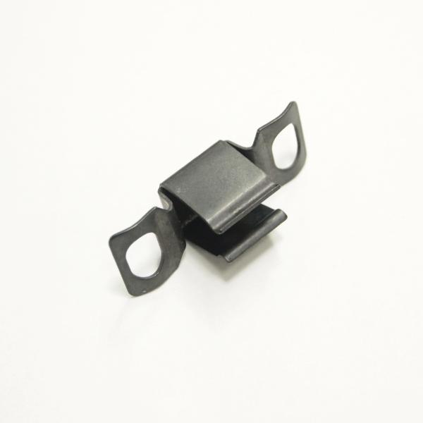 ランブレッタのホーンキャスティングバッジのクリップです。Scootopia取り扱いの商品です。取り付け位置も材質も良く、安心して装着できるクリップです。位置が悪いとバッジが浮いたり、固定されなかったりします。材質が悪いとクリップの役割を果た...