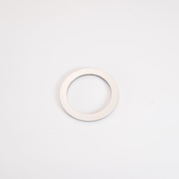 リアハブコーン部分のシムです。2mmのタイプで、リアハブを少しオフセットできます。ワイドホイール等で少しでもセンターの調整がしたい方に。