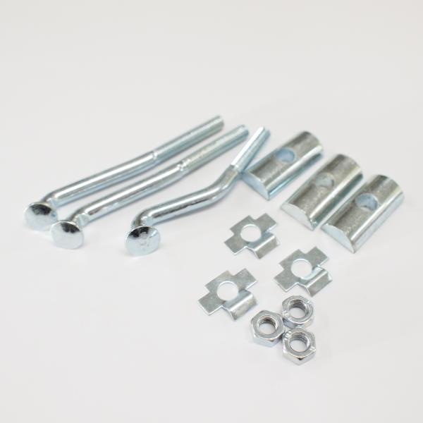 Scootopiaのリプロです。3型用の物はインドの物等がありますが、1/2型用の物は取り扱うショップが限られています。部品の形状が違うので3型用を流用することもできません。リプロ品が見つからないと、レストアの際ここの部品は再メッキしようか...