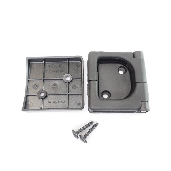 Peugeot純正のバッグフックです。品番は 005374 です。TKR、VIVA等2012年モデルのスクーターに使用されているパーツです。お手持ちのスクーターで同じものが付いている場合はそのまま交換が可能です。珍しい車両のパーツです。予備...