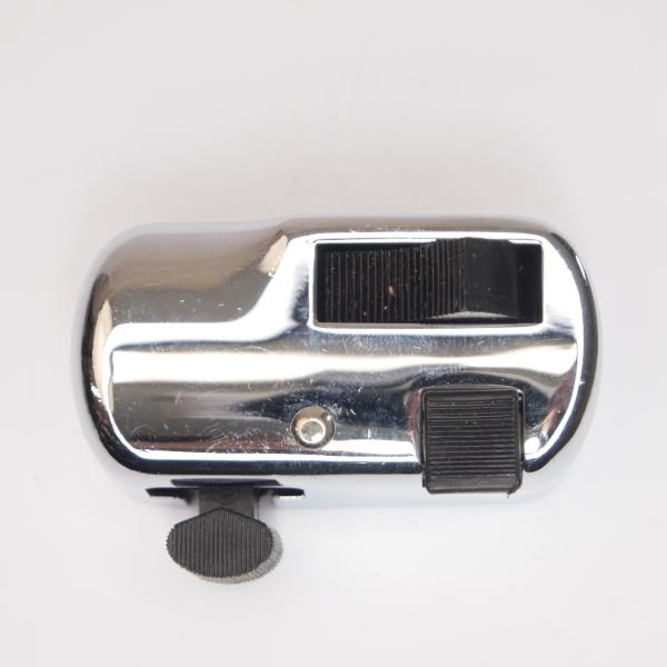 ET3やSprint等の右スイッチです。バッテリーモデル用です。ホーンは押すとアースにつながるシャッタータイプです。イグニッションキー付き、バッテリーモデル用のスイッチですので、キルスイッチはありません。SIEM/GRABOR製の物です。数...