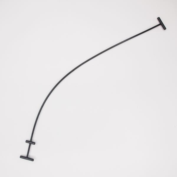 ベスパPK50-125のサイドカバー脱落防止のストラップです。細いプラスティック製のパーツということもあり、劣化して切れてしまうことが多い部分です。中には、このパーツが装着されていたことを知らないオーナーもいると思います。油断して、サイドカ...