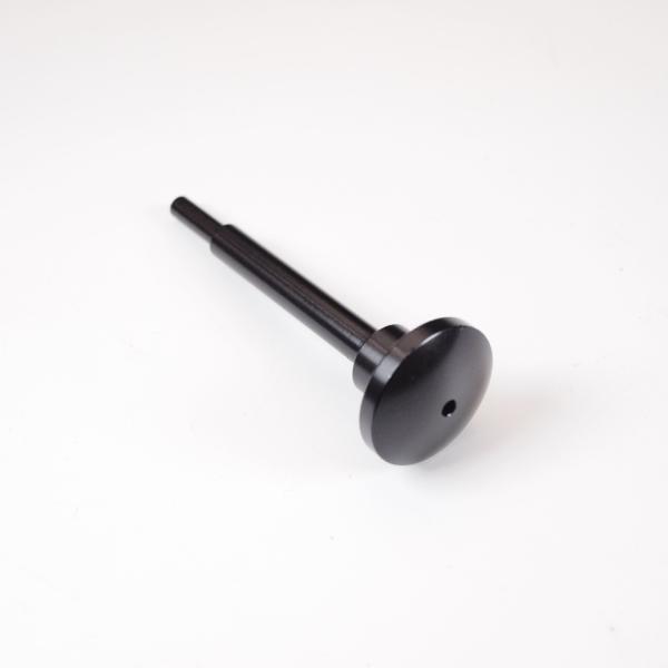 社外キャブに変更した際に使用するCNCチョークレバーです。PXやVBB等社外キャブに変更している車両に適合します。ロッドはパイプになっており、キャップの先端に穴が開いています。 その中を通してイモネジで固定し引けるようにするタイプです。※装...