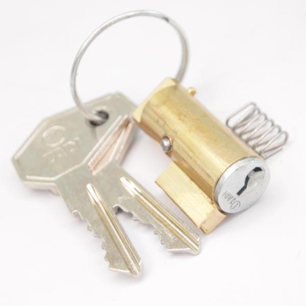 社外品のハンドルロックです。ハンドルロックキーの溝は4mm、直径12mm、全長31mmのタイプです。画像の物でセットです。チャオや160GS、Rally、GTR、Super等がこのサイズです。50はV5A1T-2360まで、SprintはV...