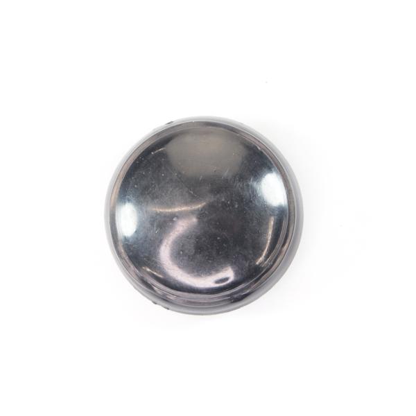 1984年以降のPX系用のフロントハブキャップです。直径約43mm、センターキャップが嵌る部分の径38mm程です。樹脂製でバリあります。割れやすい部品ですので紛失してしまっている車両には特におすすめのパーツです。これが無くても問題無く走れる...