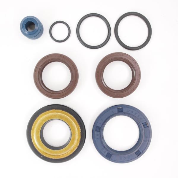 ピアジオ 125-180cc 2T AC/LC用のオイルシールです。ピアジオ純正品番 498451 です。オイルシールのサイズは30-47-6 x122.7-47.5-7.5/7 x124-35-7 x2O-Ringは(内径x厚み)14x1...