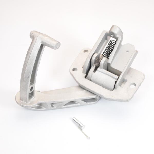 1984年以降のPX系、PK、50S、ET3等に使用できるブレーキペダルです。ビンテージスモール系はラウンドホール以降のモデルに適合します。純正品番 182049/138474 の互換品です。摩耗、破損などで交換が必要になった車両に。