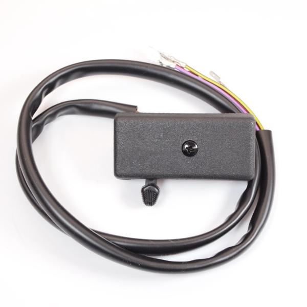 P125X P150X P200Eのスイッチです。純正品番 163132 で、GRABOR製です。スイッチの操作感も良く、配線もしっかりしています。劣化、破損で交換をご検討の方に。