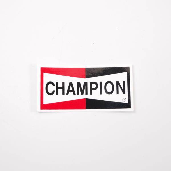 CHAMPION ロゴのステッカーです。サイズは約50×26mm程です。レッグシールドやサイドパネル、ツールボックス裏等にも使えるステッカーです。