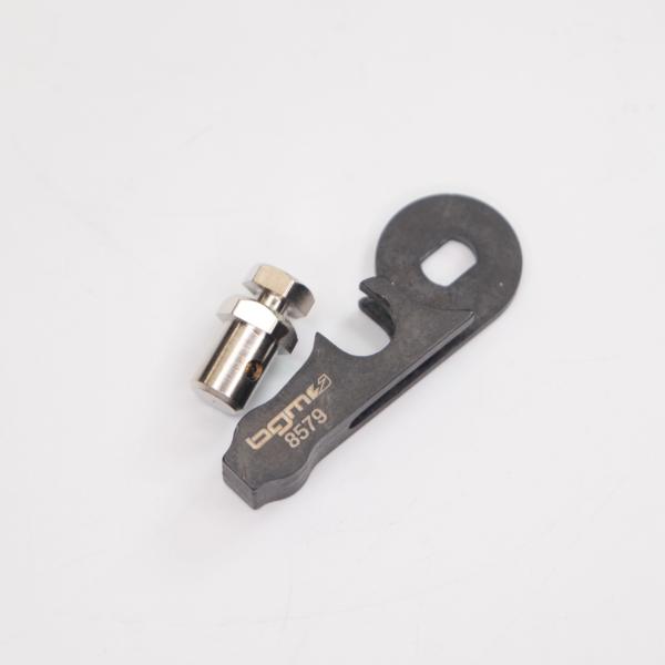 社外キャブ装着時に使う、ケーブルワイヤーメカニズムです。50s、100、ET3に使用できます。ワイヤーはキャブレターに合うものを別途ご用意いただく必要がありますが、針金のケーブルではなく、ワイヤーがひっかけれるようになるレバーです。このパー...