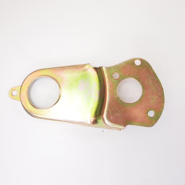 ピアジオ2スト125-150 Typhoon、SKR、Hexagonのパーツです。オイルポンプのところについているカバーです。純正品番 431208 です。破損しにくい部分であまり見かけないパーツですが、サビ、破損により交換をご検討の車両に...