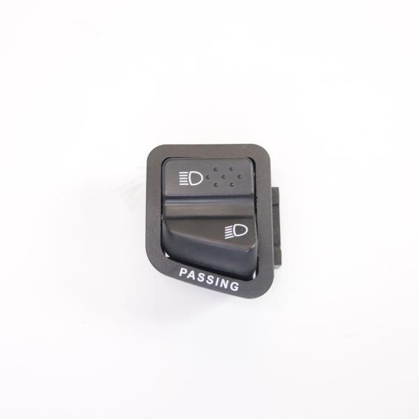 ピアジオ純正のハイロースイッチです。ランナー、MP3、ヘキサゴン等様々な車種に採用されているスイッチです。純正品番 642670、294341、641825、642967 が使用できる車種に適合します。スイッチ類は消耗してしまったり、劣化で...