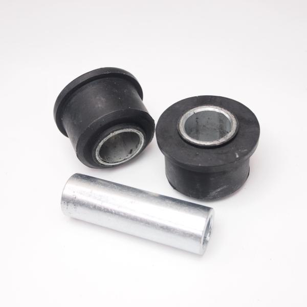 PRORUB製のエンジン側のブッシュです。左右分割式なので装着もしやすく、内部にカラーが入る構造なのでゴムブッシュへの負担、捩れが軽減されます。カラーのサイズは外径15mm、内径10mm、長さ48mmです。標準のカラーと同じサイズです。19...