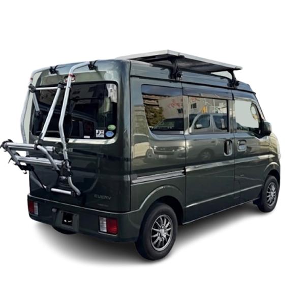 中古品のサイクルキャリアです。サイクリング旅行をする人、車内を広く使いたい人、自転車を安全に運びたい人へオススメ。車に積むよりも安定した固定が可能で、走行中の落下や傷つきを防ぎます。特に長距離・高速道路でも安心感が大きいです。自転車を車内に...