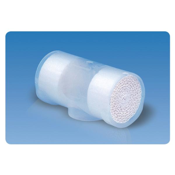 小児から大人まで使用できる、気管切開患者用人工鼻です。人工鼻入数：1箱（30個入）医療機器認証番号／221AABZX00197000