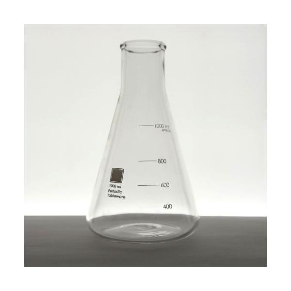 Periodic Tableware社製の1000ml三角フラスコです。飲料用にもお使いいただけます（輸入食品等試験に合格しています)。花瓶としても良し、耐熱ガラス製なのでアロマポット的に使うのも良さそうです。普通のフラスコと比較して、肉厚...