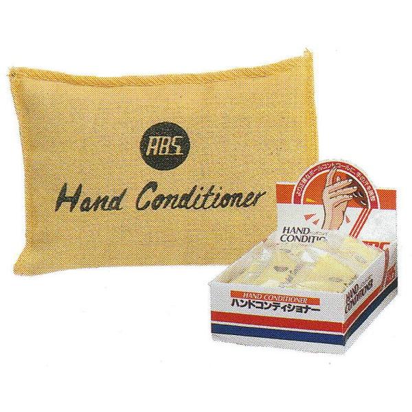 ∞ ABS ハンドコンディショナー ∞メーカー：ABSサ イ ズ：75×95mm用    途：手指の汗止めとして。備　　考：ボウラーズベンチ内では粉の飛び散りにご注意してご利用ください。※メーカーが欠品・在庫切れ、また、廃盤の際はご連絡させ...