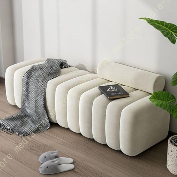 【発売日：2025年11月06日】★コンパクトなサイズでお部屋の隙間収納に最適なリビング用オットマンチェア★寝室、クローク、リビング、玄関など、さまざまなシーンで活躍!使い方自在で便利です!ミニマリストなお部屋にぴったりの小さなフットスツー...