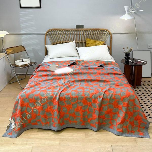 【発売日：2026年03月23日】【オールシーズン】★『春』薄い掛け布団と組み合わせてのご使用がおすすめ!気温によってはこて1枚で快適です!★『夏』エアコンと併用しこれ1枚で寝冷え防止に!軽い掛け心地でべたつかずにサラッと快適!★『秋』日々...