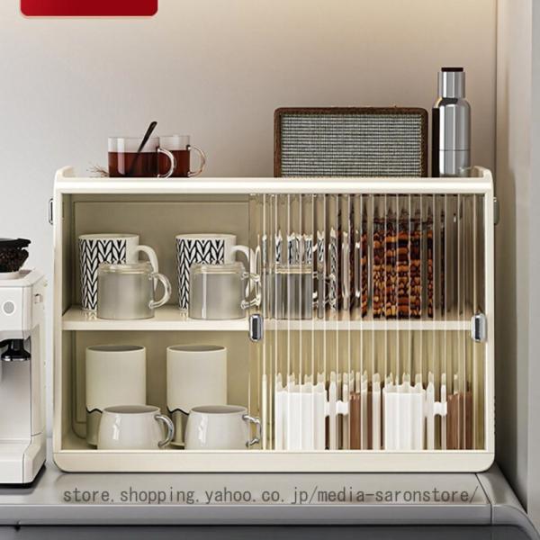 【発売日：2025年12月10日】特徴サイズ：幅50cm*奥行き24cm*高さ34cmシンプル＆おしゃれシンプルでおしゃれなデザインは、どんな部屋の雰囲気にもマッチし、お部屋をおしゃれに演出します!開閉も簡単ドア付きで、360度防塵防湿機能...