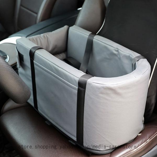 【発売日：2025年11月08日】ドライブボックス 小型犬 アームレスト□【無蓋設計＆多用途】蓋がないことで、お愛犬の視界を広げ、車外の景色を楽しむことが可能になり、愛犬の気.持.ちを穏やかにして、静かに保つことができます!そして、犬車用ベ...