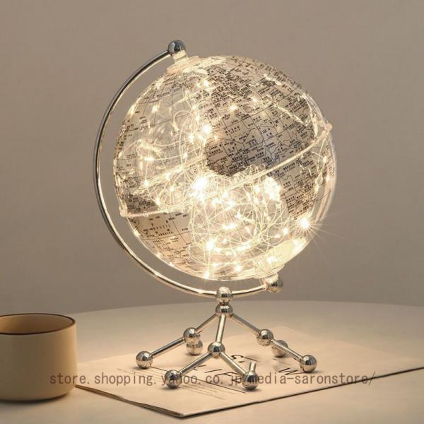 【発売日：2025年10月05日】【商品名】地球儀置物  【素材】：合金 【スタイル】：北欧風、モダン  【上質素材】滑らかでカラフルな表面、光沢、可愛さを演出するために艶をかけられています! 滑り止めをアップグレードして家具を傷つけないよ...