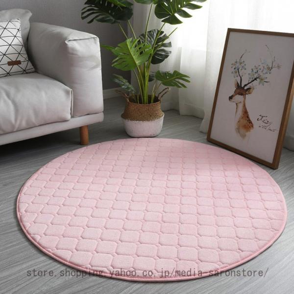 【発売日：2025年09月20日】【商品詳細】：ふわふわシャギー、オシャレなカラー、お手入れ簡単、滑り止め付き、ホットカーペット対応、床暖房対応、オールシーズン、手洗い可能!【お手入れ方法】：日常的に掃除機でのお掃除をオススメ致します!また...