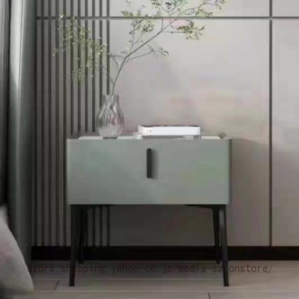 【発売日：2025年09月19日】商品名：ナイトテーブル/サイドテーブルサイズ：幅40/45/50*奥行40*高さ50cm素　材天板：セラミック+パイン材テーブルフレーム：パイン材+合成革生地脚：スチール脚仕　様：脚の組立が必要特　徴：●厳...