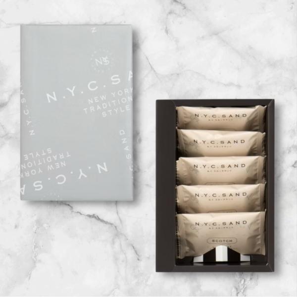 N.Y.スカッチサンド　　5個入り　　N.Y. CARAMEL SAND注意　5〜9月は冷蔵便の選択をお願い申し上げます。お土産 手土産 御土産  お歳暮 お年賀 御中元 御歳暮 御年賀 御年始 母の日 父の日 初盆 お盆 御中元 お中元 ...