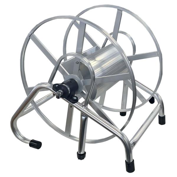 【商品名】　　アルミ製ホース巻取器【サイズ】　　幅460×奥行610×高さ570mm【重　量】　　約5.3kg【付属品】　　Φ8.5mm×90°より戻し【材　質】　　本体 ：アルミ　　ボルト・ナット：ステンレス【特　長】　　・アルミなので軽...