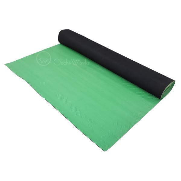 軽くて持ち運びやすい！5ｍサイズ！Ｂ山ゴムマット【サイズ】1ｍ×5ｍ【厚　み】3ｍｍ【重　量】約21kg【材　質】ゴム製【特　長】・凹凸断面のゴム板です。・住宅、工事現場周りの養生材・安全通路の確保に最適・表面が筋入りのため滑りにくい工事現...