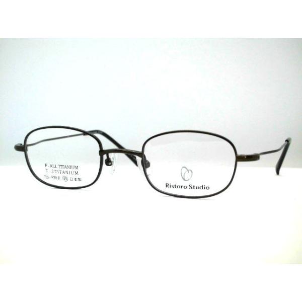 ■チタンと形状記憶βチタンで仕上げた軽量フレーム。クランクに仕上げたベータチタンテンプルは掛け心抜群！小ぶりでクラシックなウエリントン型は日本人の顔にピッタリ合います！強度近視メガネにも最適です。リストロ・スタジオMadeInJapanの逸...