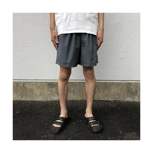 TRACK SHORTSUPPLEX NYLON(サプレックスナイロン)を使用しUVカット機能も付いた2タック入りのナイロンショーツのTRACK SHORT。コットンのようなしなやかな風合いで汗をかいた際もベタ付かず、軽量、撥水、速乾、おま...