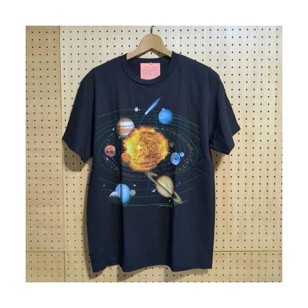 THE PLANETSM 身幅約49cm、着丈約68.5cmL 身幅約55cm、着丈約75.5cmCOTTON EXPRESSION1981 年にアメリカ ミシガン州にて設立されたCotton Expressions Limitedは世界的...