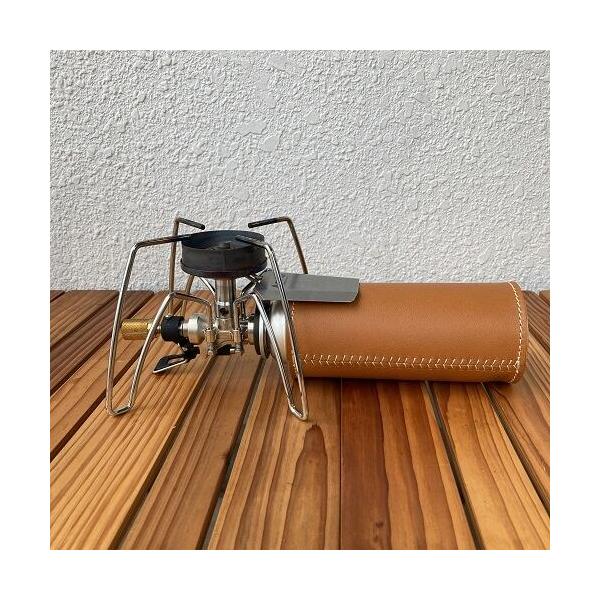 レザーCBガス缶カバー本体カラー×ステッチカラー　・キャメル×生成・ライトブラウン×ライトブラウン・ダークブラウン×ダークブラウンキャンプや家庭用コンロなど使う頻度が多いCB（カセットボンベ）ガス缶のレザーカバーです。CB缶は規格が定められ...