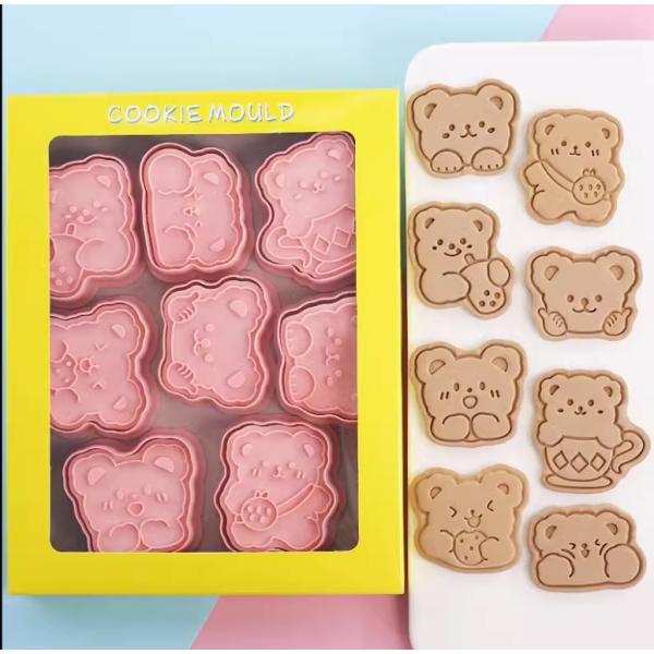 かわいい クマのクッキーカッター　8ピースセット可愛いくまさんの型がいっぱいです！プラスチック製で、簡単に型抜きが出来ます。小さなお子様や、キャラクター好きの方に喜んでいただけると思います！・箱が潰れやすく配送時にへこみや潰れが生じる場合が...