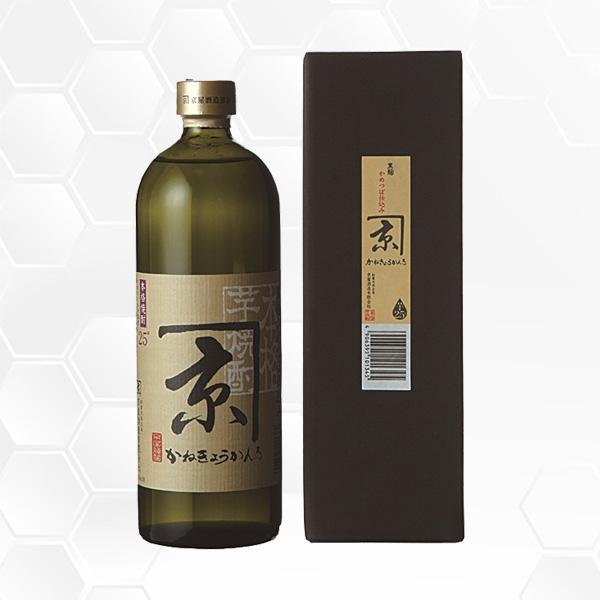 昔ながらの大甕仕込みの本格芋焼酎です。黒麹仕込みならではの深い味わいと低温蒸留による豊潤でやさしい味わいがお楽しみいただけます。●銘柄：かね京かんろ●蔵元：京屋酒造（宮崎県日南市）●原材料：甘藷（宮崎紅芋）、米麹（国産うるち米）●度数：25...
