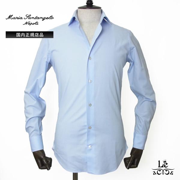 襟型は襟腰の高さ、襟の大きさや角度のバランスが良いMARCOシルエットは、背ダーツのあるすっきりとしたスリムフィッティングとなっています。ブランドタグにある「2+2」は、袖付け・サイドガゼット・ボタン付け・剣ポロのカンヌキ留めの4箇所が手作...